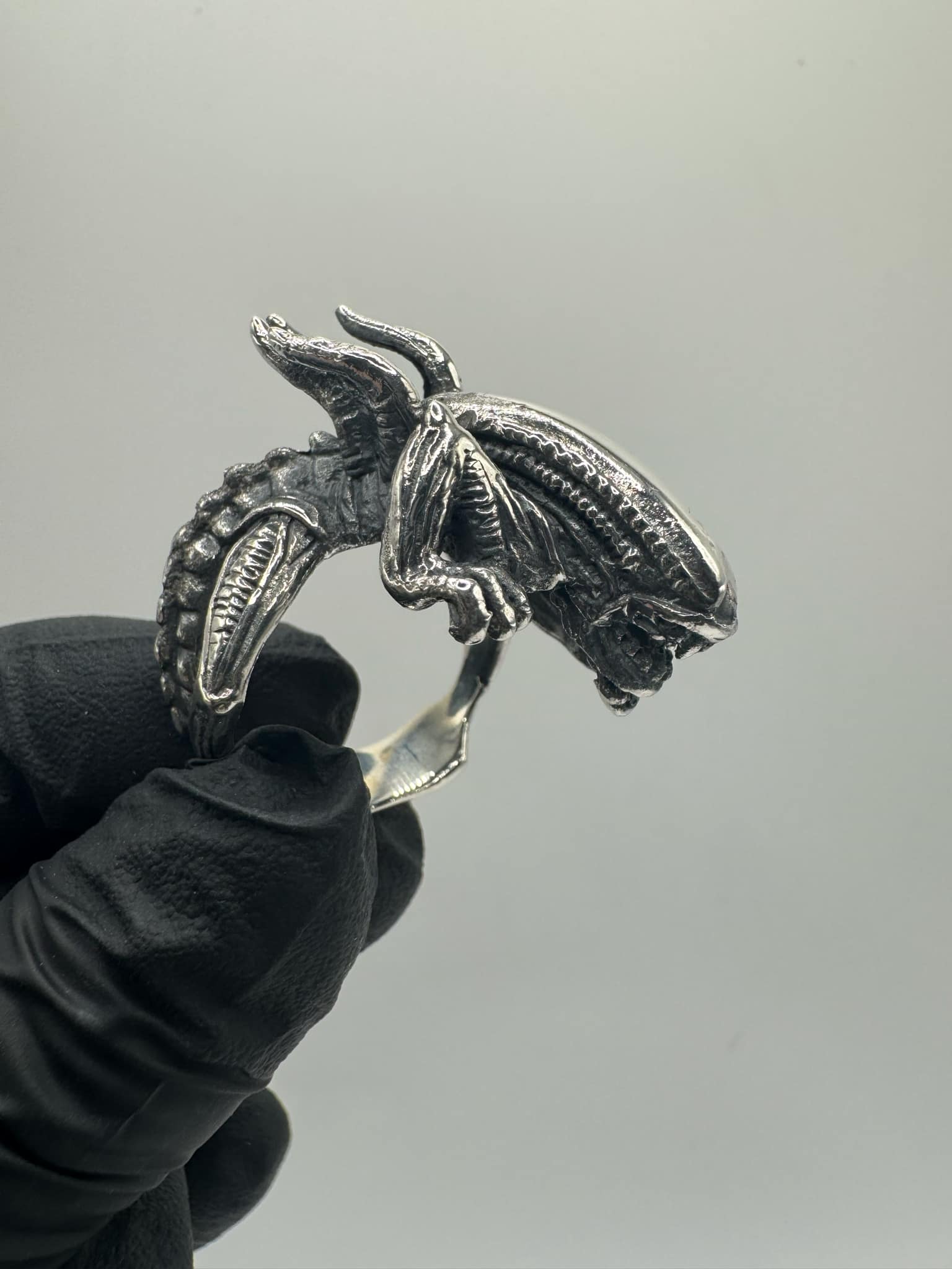 Pre-owned Silver Xenomorph Ring - Own4Less